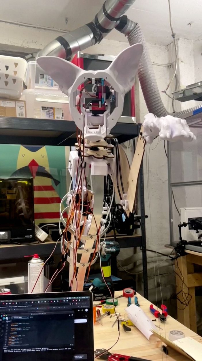 Robot dog mimics heat stroke symptoms in an unprecedented OOH build ...
